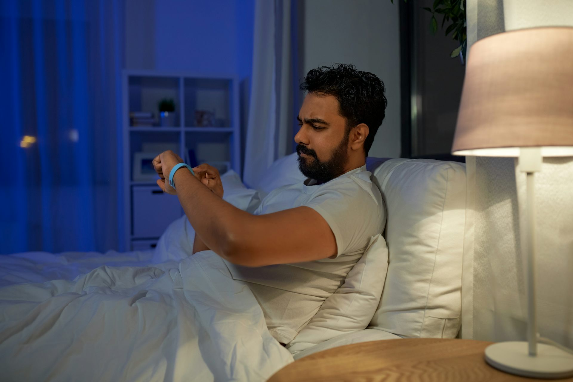 How do sleep trackers work, and are they worth it? A sleep scientist ...