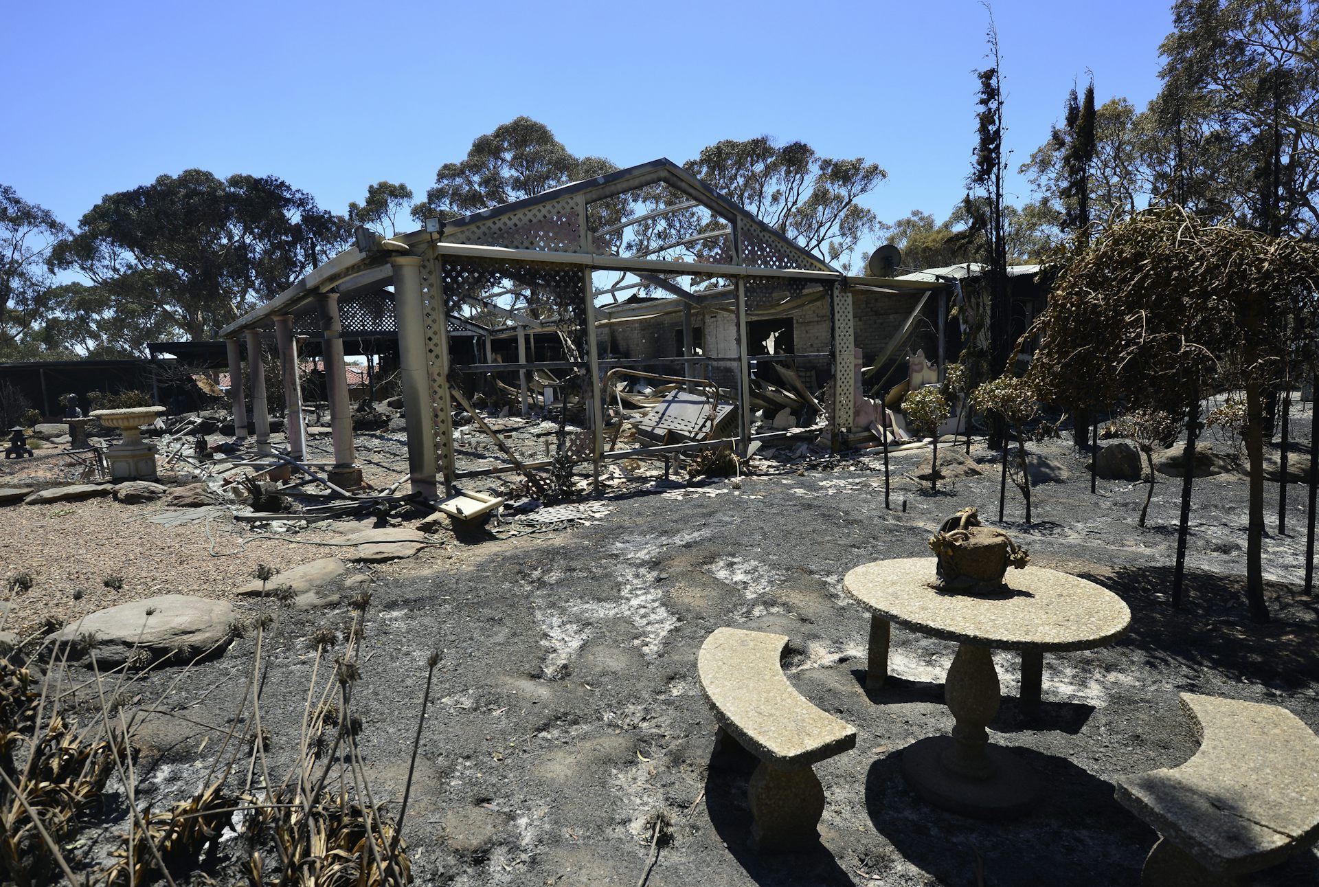 We can build homes to survive bushfires, so why don’t we?