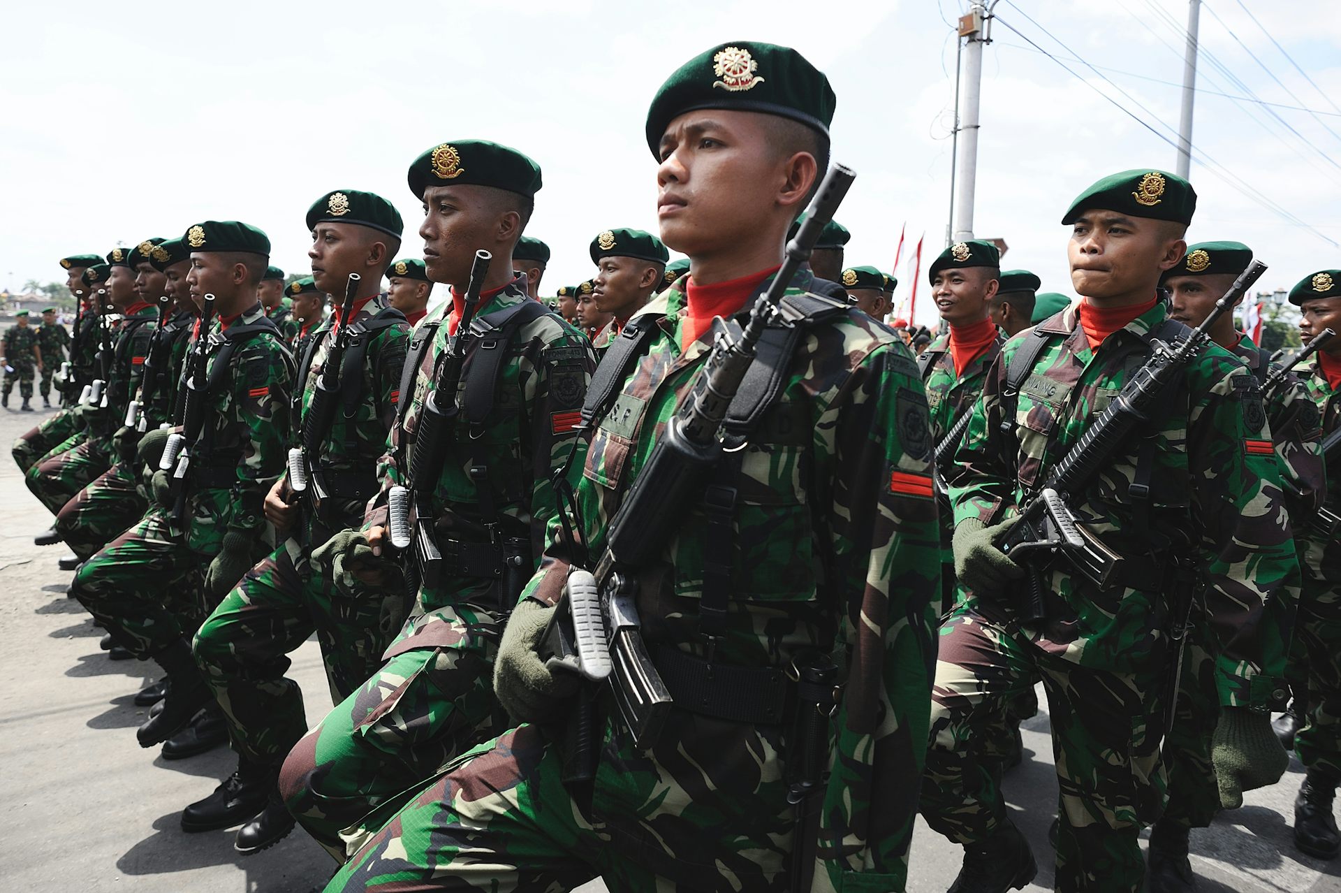 “Siap, Ndan!”: Bahaya penggunaan bahasa militeristik dalam kehidupan ...