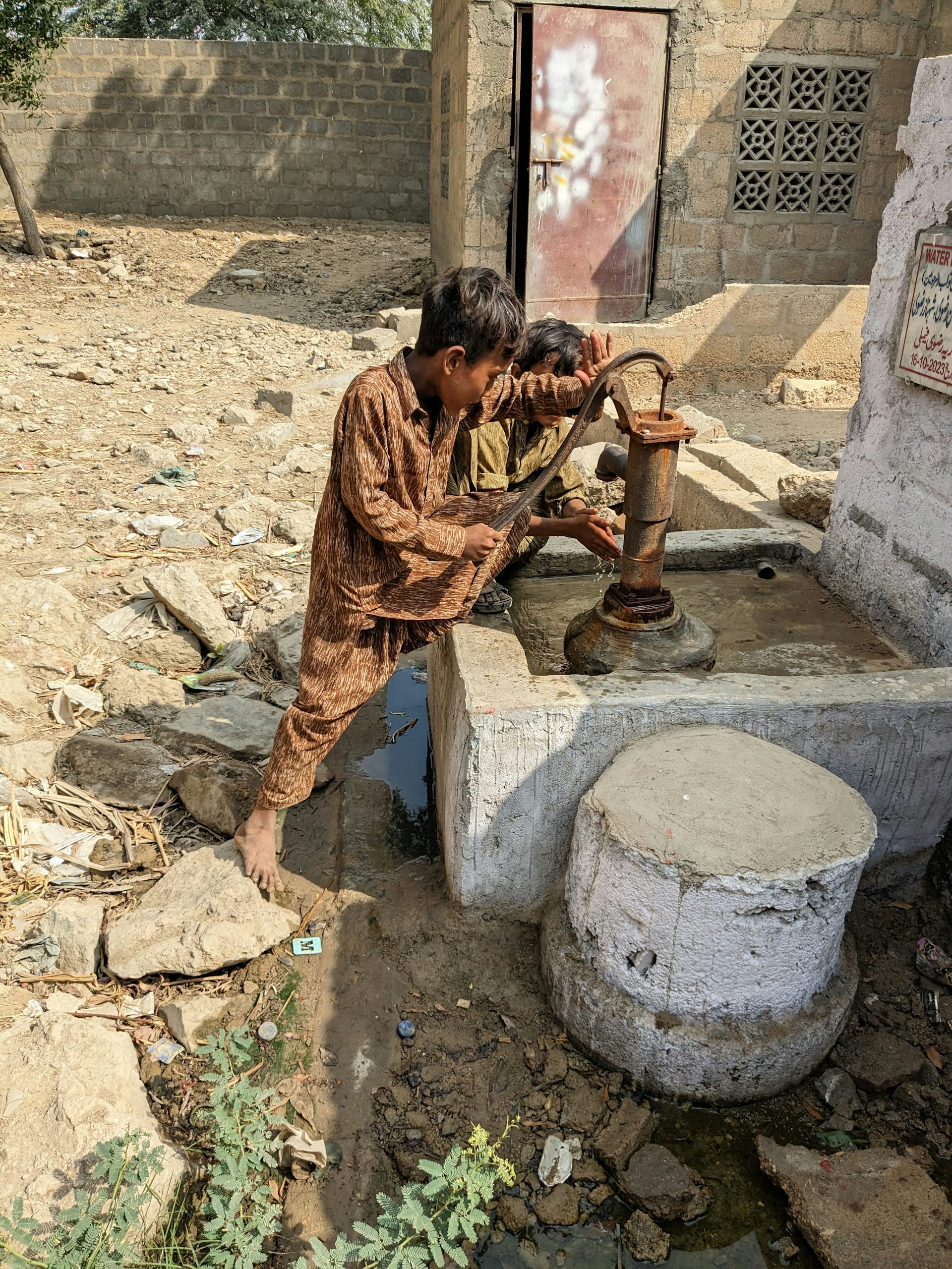 How extreme temperatures strain minds and bodies: a Karachi case study