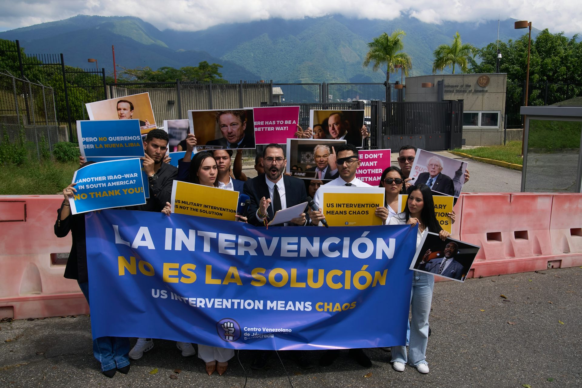 Sunny leone and lund.