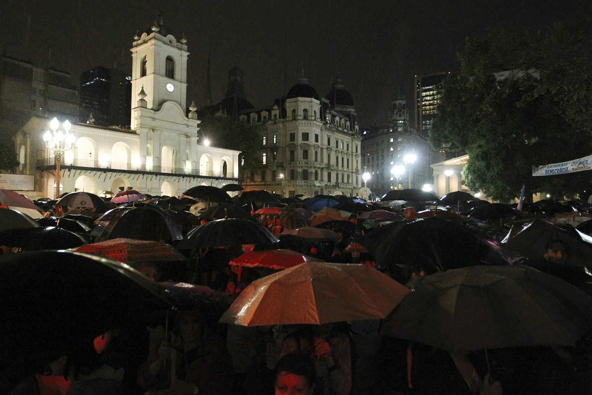 Argentina protests: middle class marchers move in the shadows – and on ...