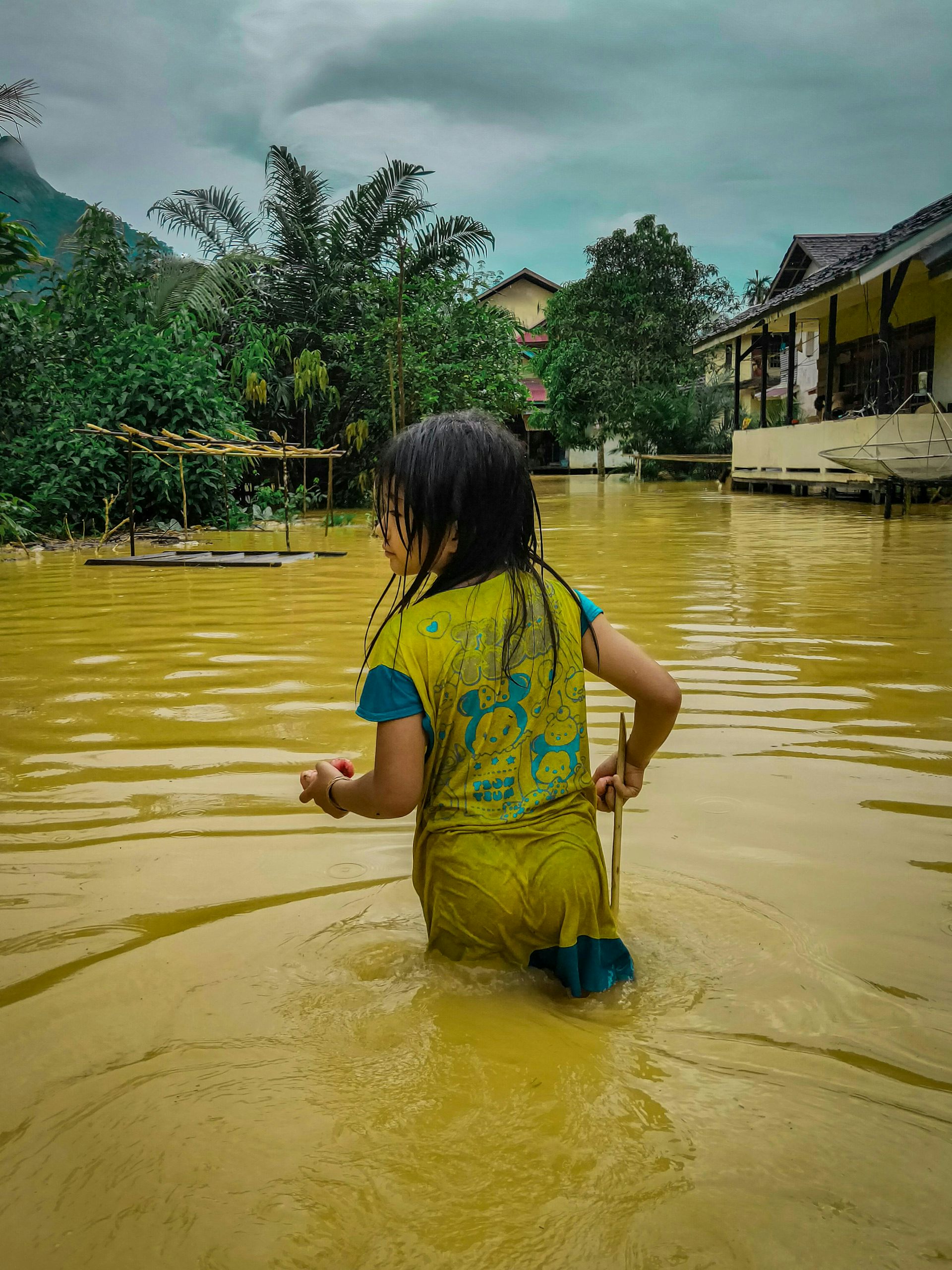 ‘Slow violence’ : Dampak jangka panjang perubahan iklim bagi anak dan ...