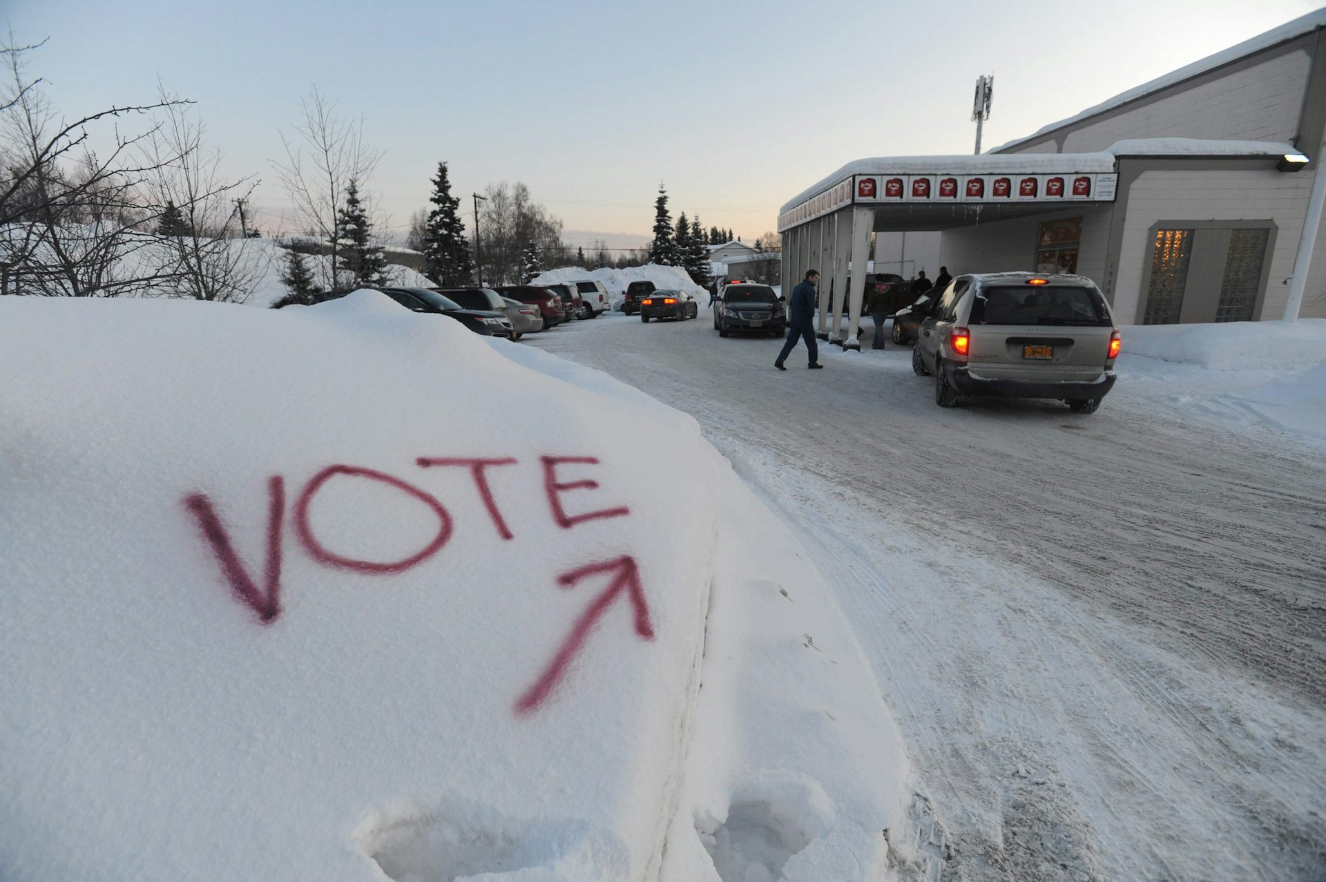 The stand-off between Mitt Romney and the Republican base continues