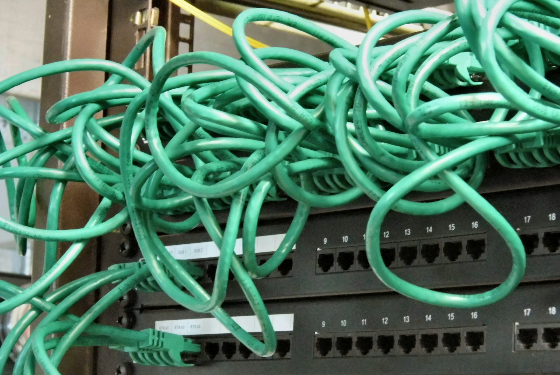 Crossed wires: ISPs are already struggling to retain our metadata