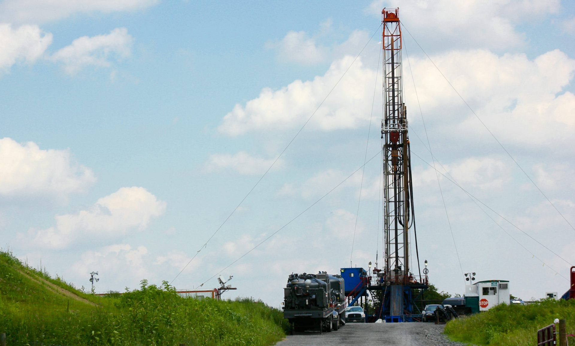 Learning from others, Michigan considers best options for future fracking