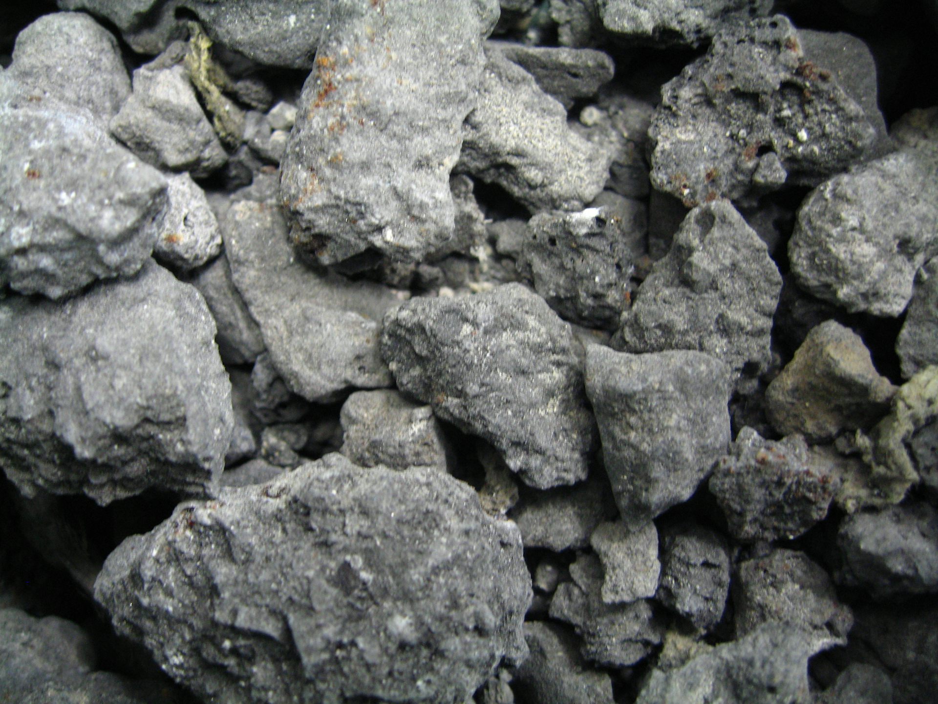 Wealth in waste? Using industrial leftovers to offset climate emissions
